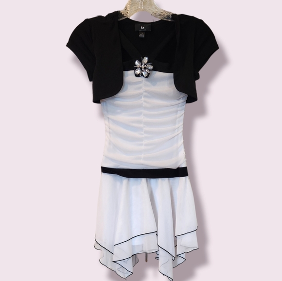 Iz Byer | Dresses | Iz Amy Byer Dress 7 Black And White Attached Balero ...
